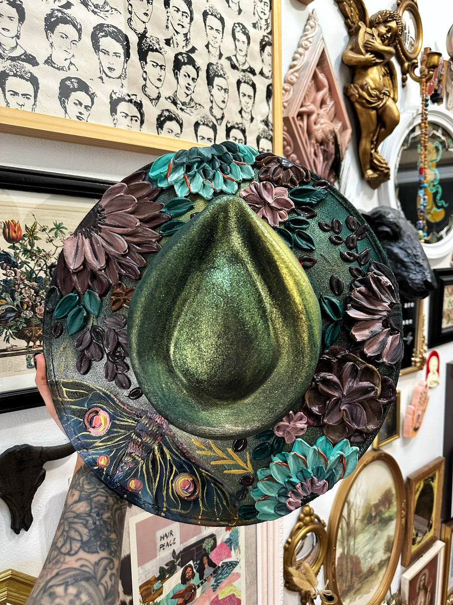 Free painted cap – Beyond the Canvas by Yaya