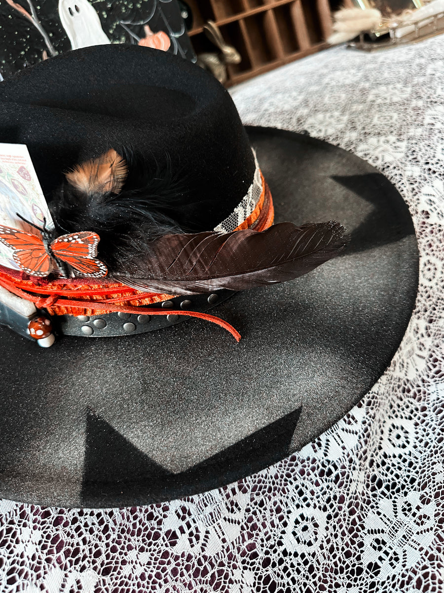 The crystal witch outlaw hat – Beyond the Canvas by Yaya